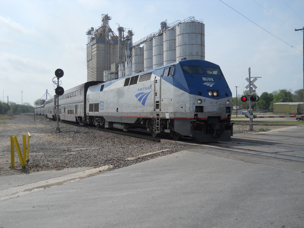AMTK 153 8Apr2011 NB Train 22 (Texas Eagle) crossing S Main Street